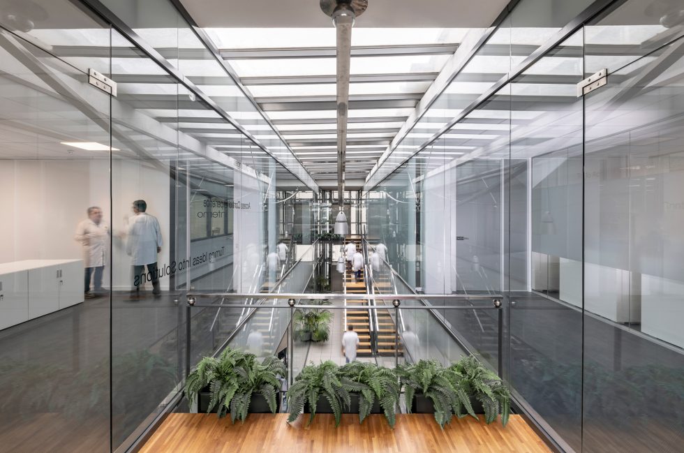 Access control solutions and presence, work day registration | Intemo